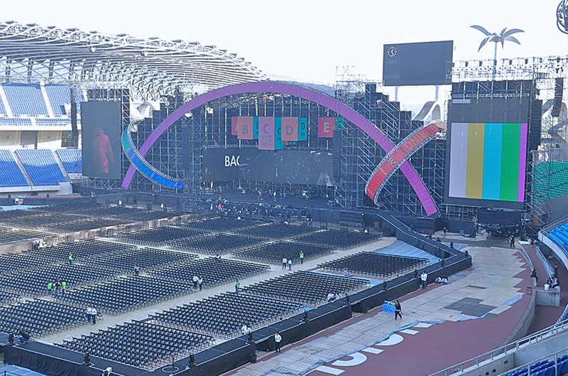 High-Strength Scaffolding for Stages and Art Installations by Sucoot